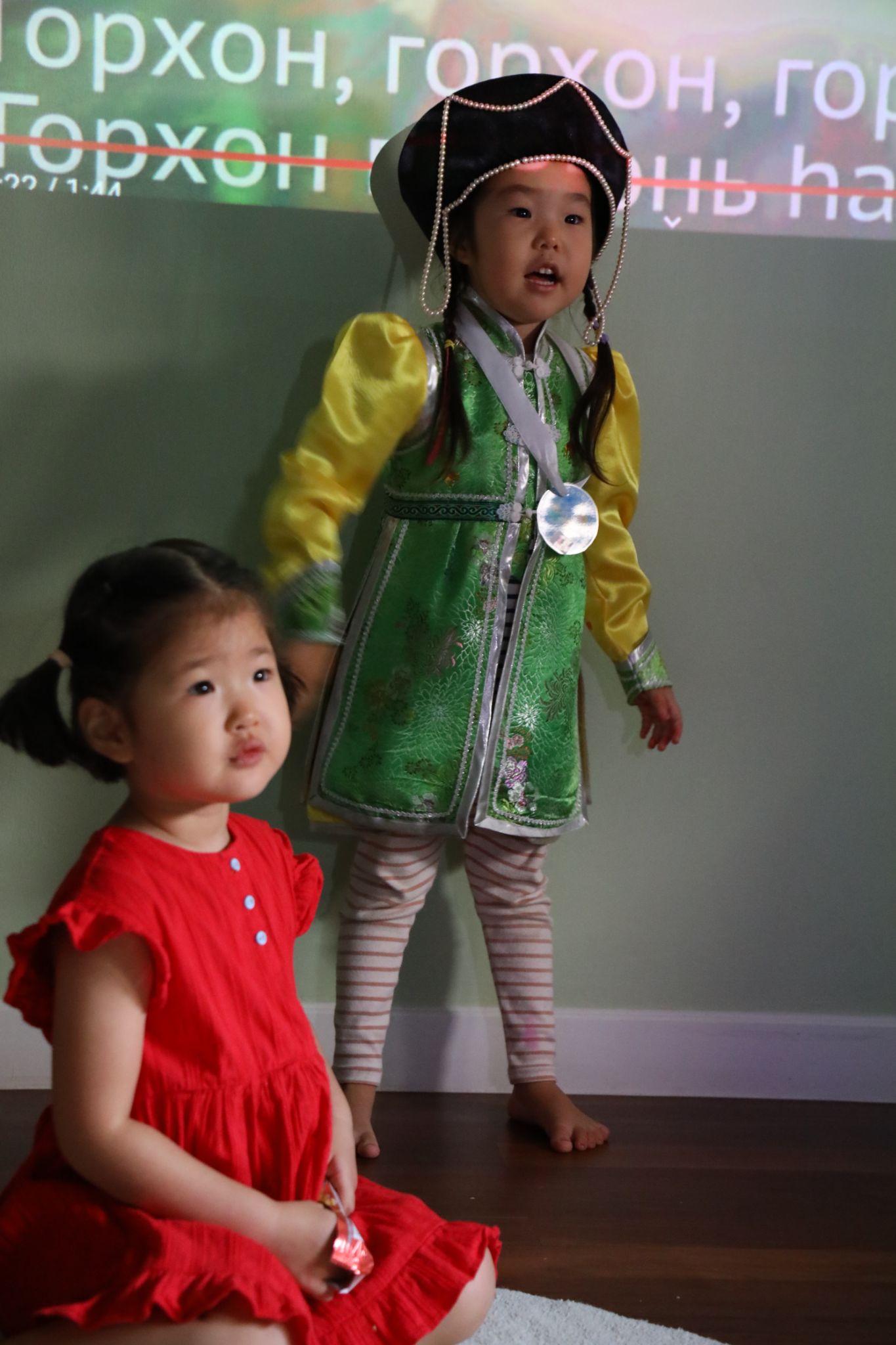 Guiding Kids in Learning About Cultures & Languages
